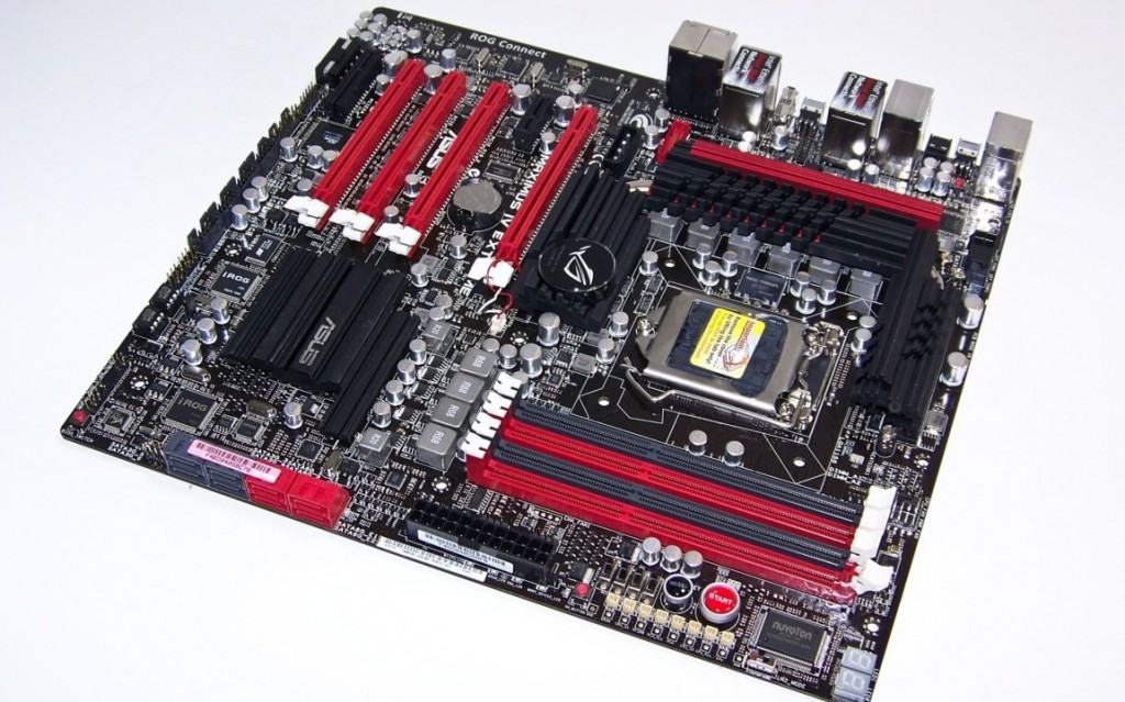 Futurelooks Unboxes the ASUS Maximus IV Extreme ROG P67 LGA1155 ATX ...